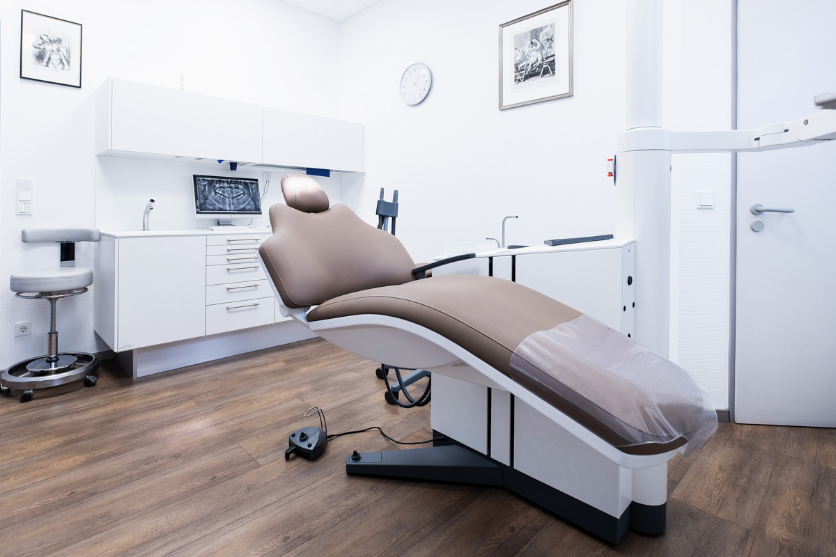 Praxis für Kiefer- und Oralchirurgie 'Helle Mitte'